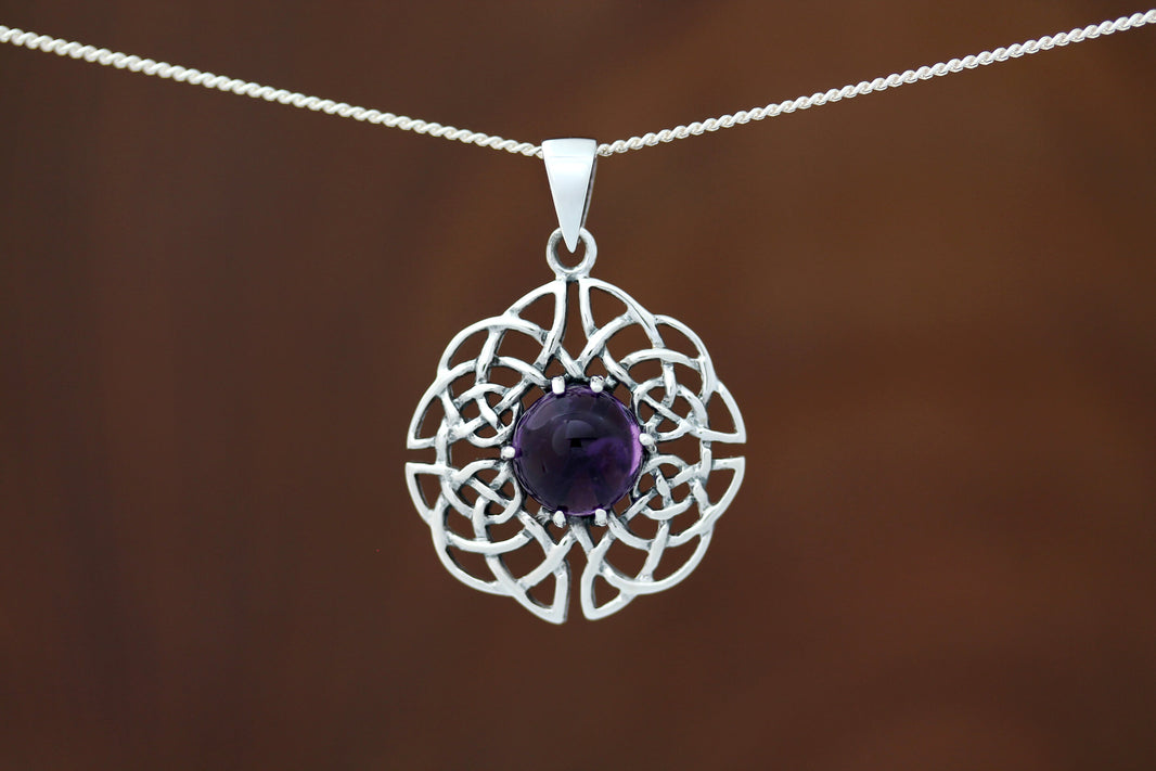 The Significance of the Celtic Triquetra – Celtic Design Scotland